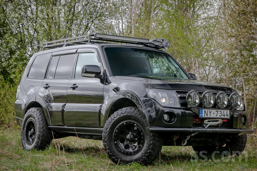 Melns Mitsubishi Pajero 2007 Tukums, ar dzinēja tilpumu 3.20 L un nobraukumu 369 tūkst. km par 9500 €, foto 7 vietnē AUTOMOTO.COM.LV