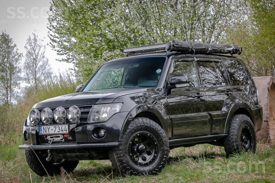 Melns Mitsubishi Pajero 2007 Tukums, ar dzinēja tilpumu 3.20 L un nobraukumu 369 tūkst. km par 9500 €, foto 8 vietnē AUTOMOTO.COM.LV