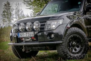 Melns Mitsubishi Pajero 2007 Tukums, ar dzinēja tilpumu 3.20 L un nobraukumu 369 tūkst. km par 9500 €, foto 9 vietnē AUTOMOTO.COM.LV