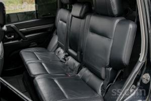Melns Mitsubishi Pajero 2007 Tukums, ar dzinēja tilpumu 3.20 L un nobraukumu 369 tūkst. km par 9500 €, foto 12 vietnē AUTOMOTO.COM.LV