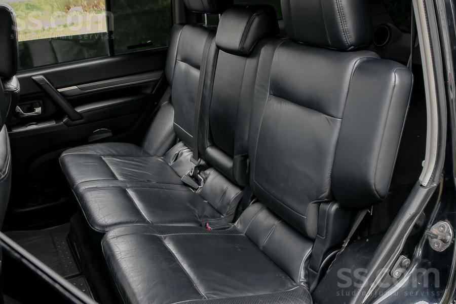 Melns Mitsubishi Pajero 2007 Tukums, ar dzinēja tilpumu 3.20 L un nobraukumu 369 tūkst. km par 9500 €, foto 12 vietnē AUTOMOTO.COM.LV