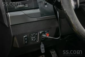 Melns Mitsubishi Pajero 2007 Tukums, ar dzinēja tilpumu 3.20 L un nobraukumu 369 tūkst. km par 9500 €, foto 14 vietnē AUTOMOTO.COM.LV