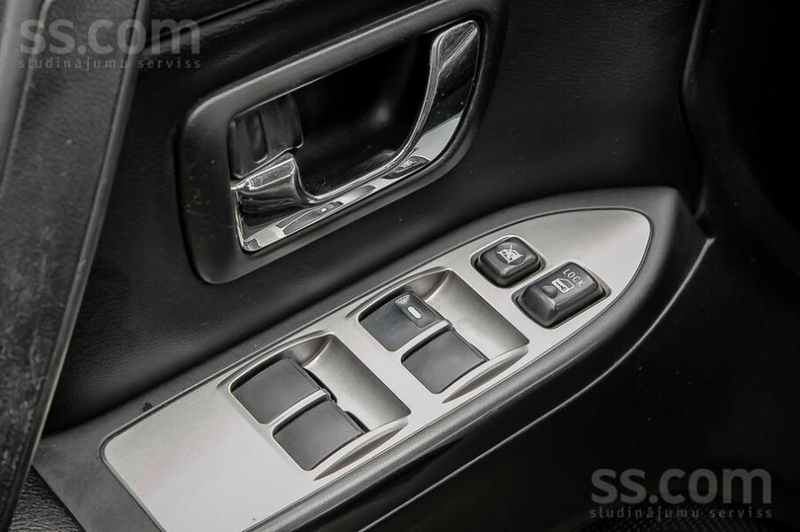 Melns Mitsubishi Pajero 2007 Tukums, ar dzinēja tilpumu 3.20 L un nobraukumu 369 tūkst. km par 9500 €, foto 16 vietnē AUTOMOTO.COM.LV