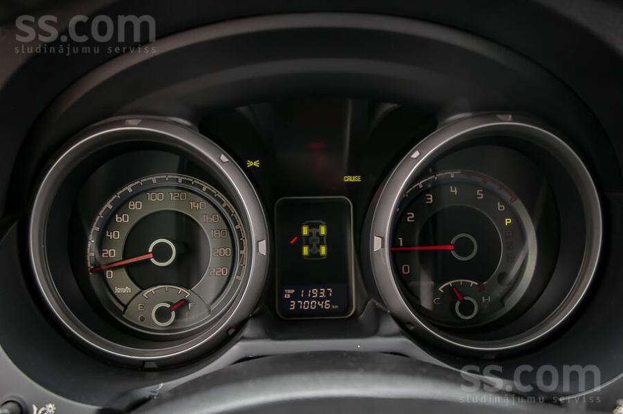 Melns Mitsubishi Pajero 2007 Tukums, ar dzinēja tilpumu 3.20 L un nobraukumu 369 tūkst. km par 9500 €, foto 19 vietnē AUTOMOTO.COM.LV
