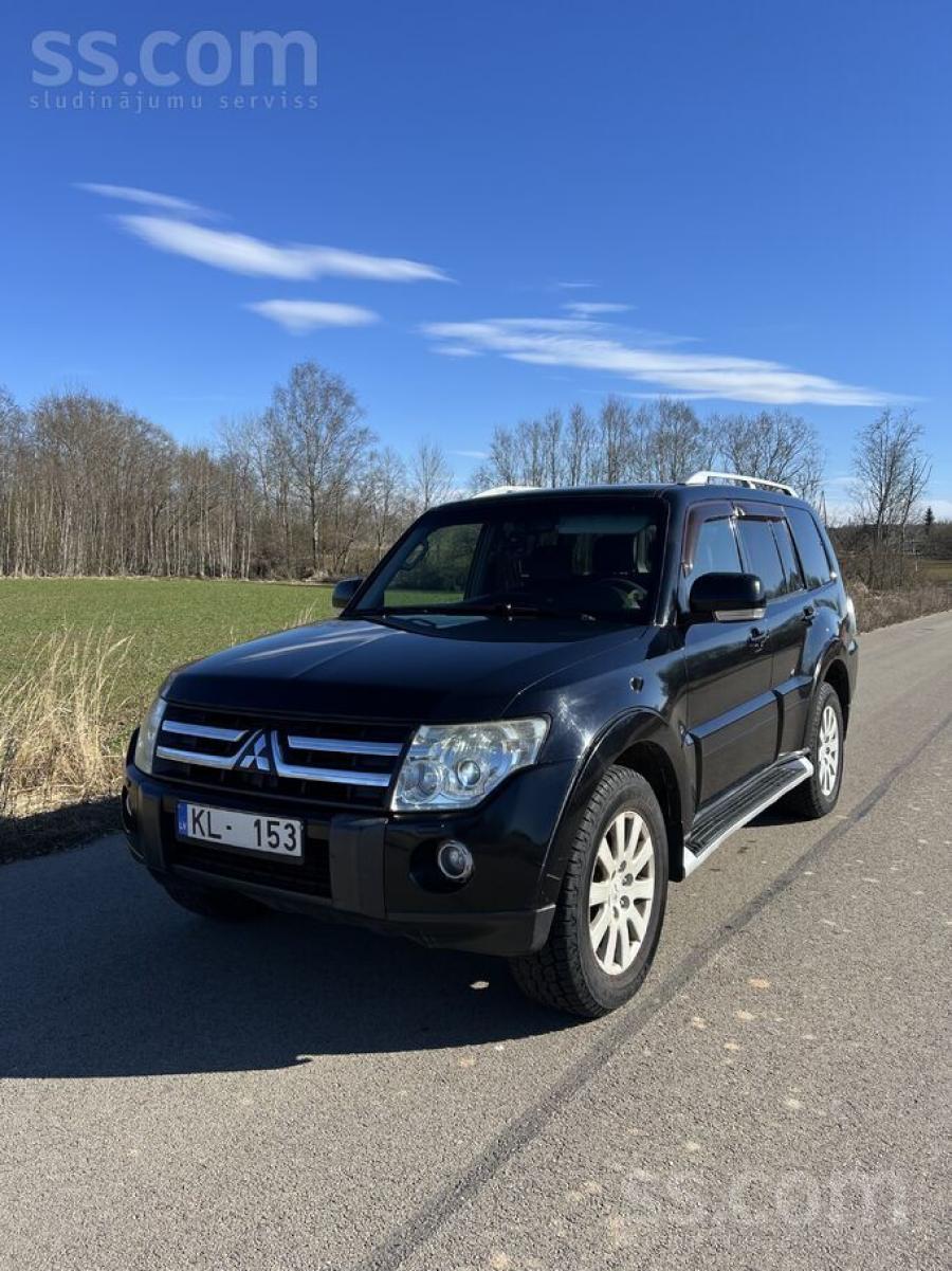 Melns Mitsubishi Pajero 2007 Balvi, ar dzinēja tilpumu 3.20 L un nobraukumu 377 tūkst. km par 5900 €, foto 1 vietnē AUTOMOTO.COM.LV