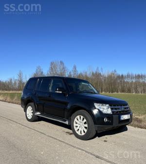 Melns Mitsubishi Pajero 2007 Balvi, ar dzinēja tilpumu 3.20 L un nobraukumu 377 tūkst. km par 5900 €, foto 5 vietnē AUTOMOTO.COM.LV