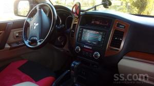 Melns Mitsubishi Pajero 2007 Rīga, ar dzinēja tilpumu 3.20 L un nobraukumu 300 tūkst. km par 7000 €, foto 9 vietnē AUTOMOTO.COM.LV