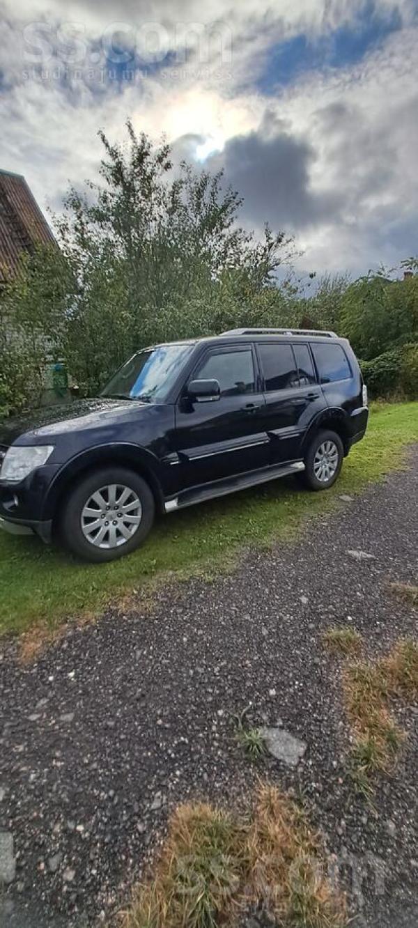 Melns Mitsubishi Pajero 2007 Rīga, ar dzinēja tilpumu 3.20 L un nobraukumu 300 tūkst. km par 7000 €, foto 9 vietnē AUTOMOTO.COM.LV