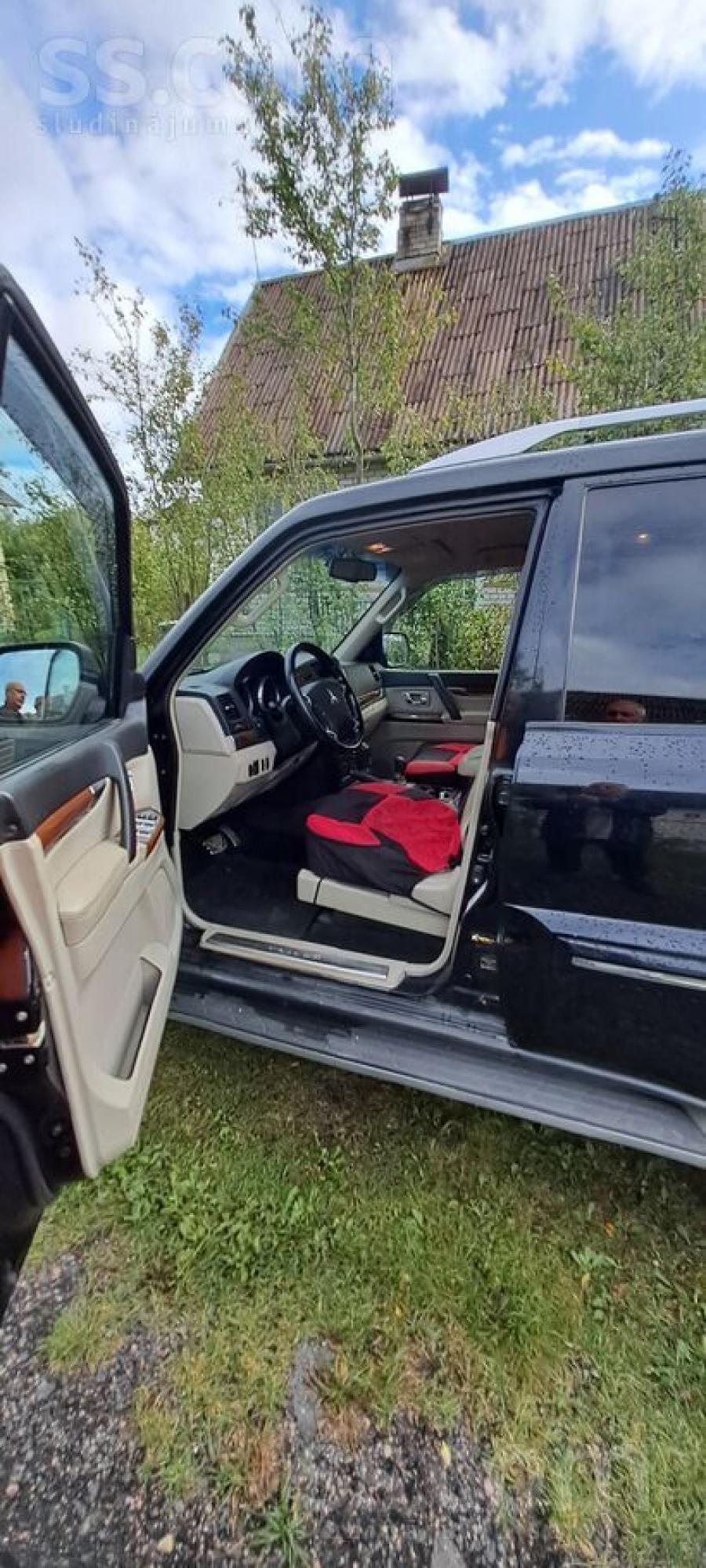 Melns Mitsubishi Pajero 2007 Rīga, ar dzinēja tilpumu 3.20 L un nobraukumu 300 tūkst. km par 7000 €, foto 11 vietnē AUTOMOTO.COM.LV