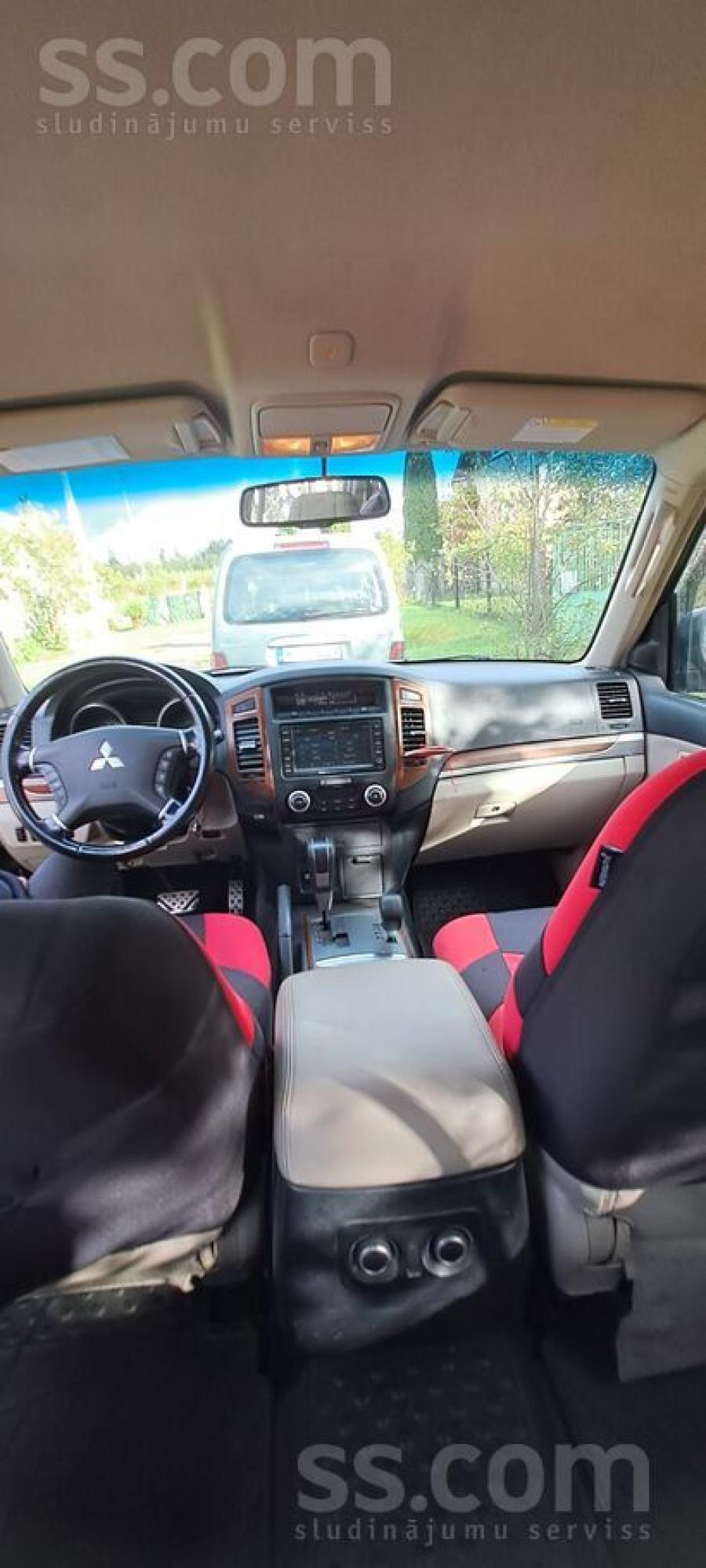 Melns Mitsubishi Pajero 2007 Rīga, ar dzinēja tilpumu 3.20 L un nobraukumu 300 tūkst. km par 7000 €, foto 13 vietnē AUTOMOTO.COM.LV