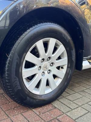 Black Mitsubishi Pajero 2007 in Riga, with an engine capacity of 3.20 L and mileage of 288 thousand km for 7500 €, photo 26 on AUTOMOTO.COM.LV