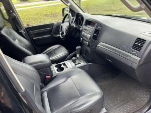Melns Mitsubishi Pajero 2007 Viļņa, ar dzinēja tilpumu 3.20 L un nobraukumu 304 tūkst. km par 5500 €, foto 9 vietnē AUTOMOTO.COM.LV