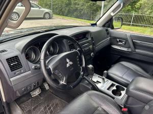 Melns Mitsubishi Pajero 2007 Viļņa, ar dzinēja tilpumu 3.20 L un nobraukumu 304 tūkst. km par 5500 €, foto 10 vietnē AUTOMOTO.COM.LV