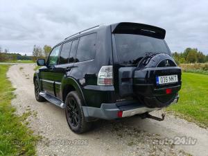 Melns Mitsubishi Pajero 2007 Kuresāre, ar dzinēja tilpumu 3.20 L un nobraukumu 408 tūkst. km par 5850 €, foto 5 vietnē AUTOMOTO.COM.LV