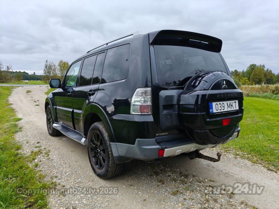 Melns Mitsubishi Pajero 2007 Kuresāre, ar dzinēja tilpumu 3.20 L un nobraukumu 408 tūkst. km par 5850 €, foto 5 vietnē AUTOMOTO.COM.LV