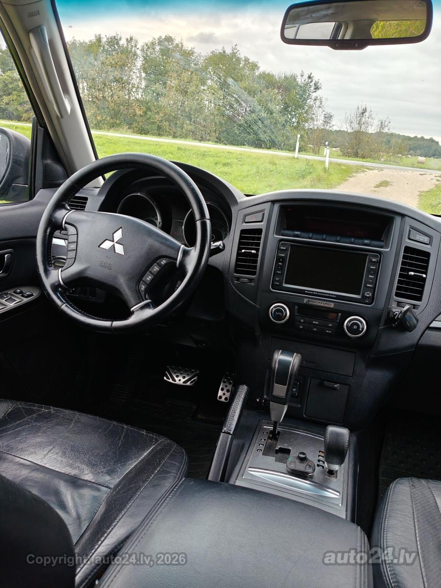 Melns Mitsubishi Pajero 2007 Kuresāre, ar dzinēja tilpumu 3.20 L un nobraukumu 408 tūkst. km par 5850 €, foto 9 vietnē AUTOMOTO.COM.LV