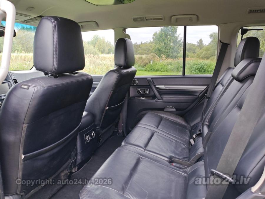 Melns Mitsubishi Pajero 2007 Kuresāre, ar dzinēja tilpumu 3.20 L un nobraukumu 408 tūkst. km par 5850 €, foto 12 vietnē AUTOMOTO.COM.LV