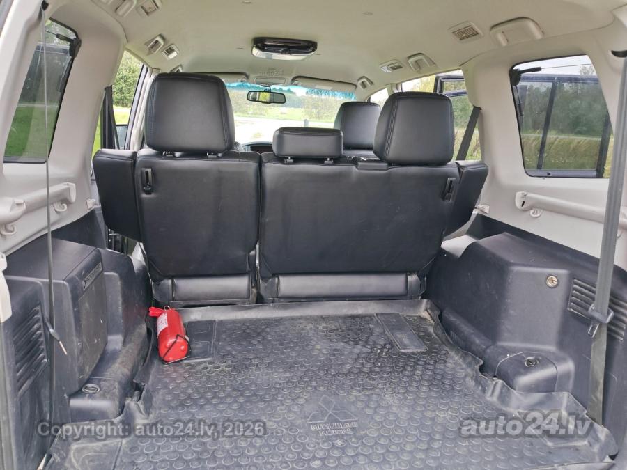 Melns Mitsubishi Pajero 2007 Kuresāre, ar dzinēja tilpumu 3.20 L un nobraukumu 408 tūkst. km par 5850 €, foto 13 vietnē AUTOMOTO.COM.LV