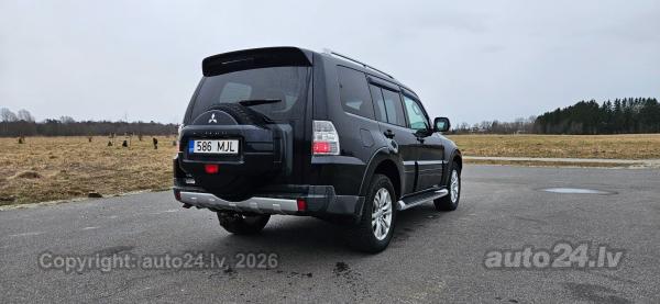 Mitsubishi Pajero 2007 Tallina vietnÄ Melns Mitsubishi Pajero 2007 Tallina, ar dzinÄja tilpumu 3.20 L un nobraukumu 360 tÅ«kst. km par 4998 ā¬, foto 3 vietnÄ AUTOMOTO.COM.LV