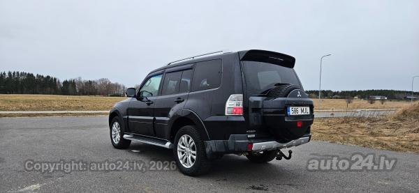 Mitsubishi Pajero 2007 Tallina vietnÄ Melns Mitsubishi Pajero 2007 Tallina, ar dzinÄja tilpumu 3.20 L un nobraukumu 360 tÅ«kst. km par 4998 ā¬, foto 4 vietnÄ AUTOMOTO.COM.LV