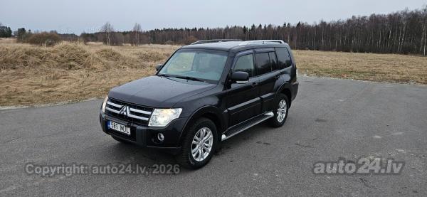 Mitsubishi Pajero 2007 Tallina vietnÄ Melns Mitsubishi Pajero 2007 Tallina, ar dzinÄja tilpumu 3.20 L un nobraukumu 360 tÅ«kst. km par 4998 ā¬, foto 5 vietnÄ AUTOMOTO.COM.LV