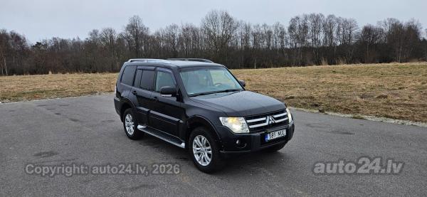 Mitsubishi Pajero 2007 Tallina vietnÄ Melns Mitsubishi Pajero 2007 Tallina, ar dzinÄja tilpumu 3.20 L un nobraukumu 360 tÅ«kst. km par 4998 ā¬, foto 6 vietnÄ AUTOMOTO.COM.LV