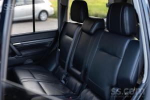 Black Mitsubishi Pajero 2007 in Riga, with an engine capacity of 3.20 L and mileage of 347 thousand km for 9490 €, photo 11 on AUTOMOTO.COM.LV