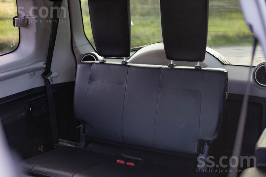 Black Mitsubishi Pajero 2007 in Riga, with an engine capacity of 3.20 L and mileage of 347 thousand km for 9490 €, photo 12 on AUTOMOTO.COM.LV