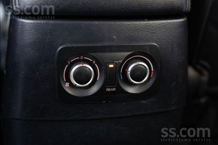 Black Mitsubishi Pajero 2007 in Riga, with an engine capacity of 3.20 L and mileage of 347 thousand km for 9490 €, photo 14 on AUTOMOTO.COM.LV