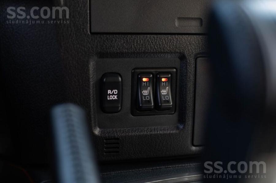 Black Mitsubishi Pajero 2007 in Riga, with an engine capacity of 3.20 L and mileage of 347 thousand km for 9490 €, photo 28 on AUTOMOTO.COM.LV