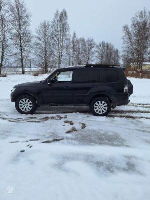 Melns Mitsubishi Pajero 2008 Šakiai, ar dzinēja tilpumu 3.20 L un nobraukumu 380 tūkst. km par 3000 €, foto 2 vietnē AUTOMOTO.COM.LV