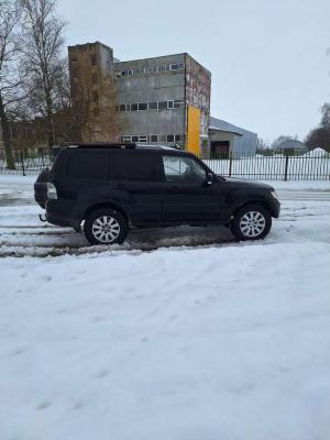 Melns Mitsubishi Pajero 2008 Šakiai, ar dzinēja tilpumu 3.20 L un nobraukumu 380 tūkst. km par 3000 €, foto 3 vietnē AUTOMOTO.COM.LV