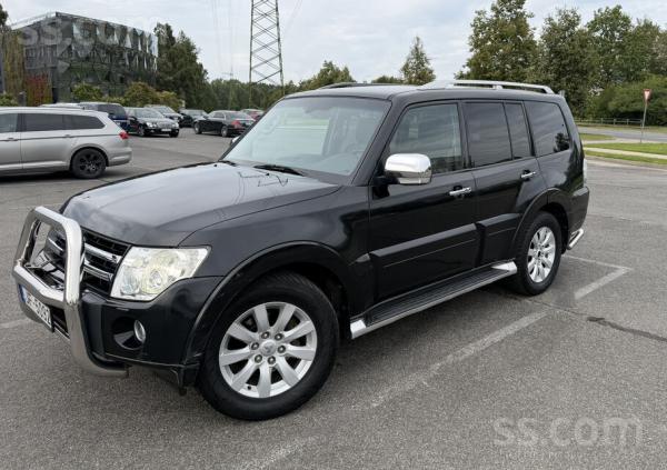 Мицубиси Паджеро 2011 в Рига на AUTOMOTO.COM.LV Черный Мицубиси Паджеро 2011 в Рига, объемом двигателя 3.20 л и пробегом 247 тыс. км за 8490 €, фото 1 на AUTOMOTO.COM.LV