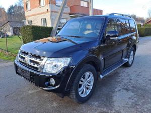 Black Mitsubishi Pajero 2012 in Prienai, with an engine capacity of 3.20 L and mileage of 212 thousand km for 9800 €, photo 2 on AUTOMOTO.COM.LV