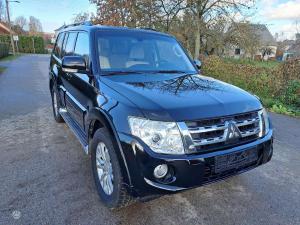 Black Mitsubishi Pajero 2012 in Prienai, with an engine capacity of 3.20 L and mileage of 212 thousand km for 9800 €, photo 4 on AUTOMOTO.COM.LV