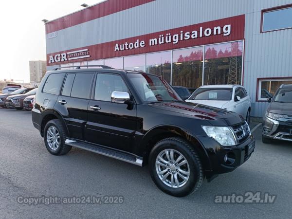 Melns Mitsubishi Pajero 2012 Tallina, ar dzinēja tilpumu 3.20 L un nobraukumu 292 tūkst. km par 13990 €, foto 1 vietnē AUTOMOTO.COM.LV