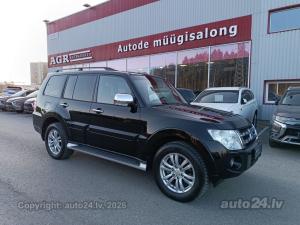 Black Mitsubishi Pajero 2012 in Tallinn, with an engine capacity of 3.20 L and mileage of 292 thousand km for 13990 €, photo  on AUTOMOTO.COM.LV
