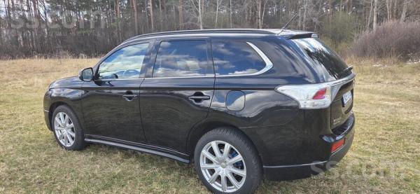 Melns Mitsubishi Pajero 2014 Rīga, ar dzinēja tilpumu 2.00 L un nobraukumu 150 tūkst. km par 9200 €, foto 1 vietnē AUTOMOTO.COM.LV