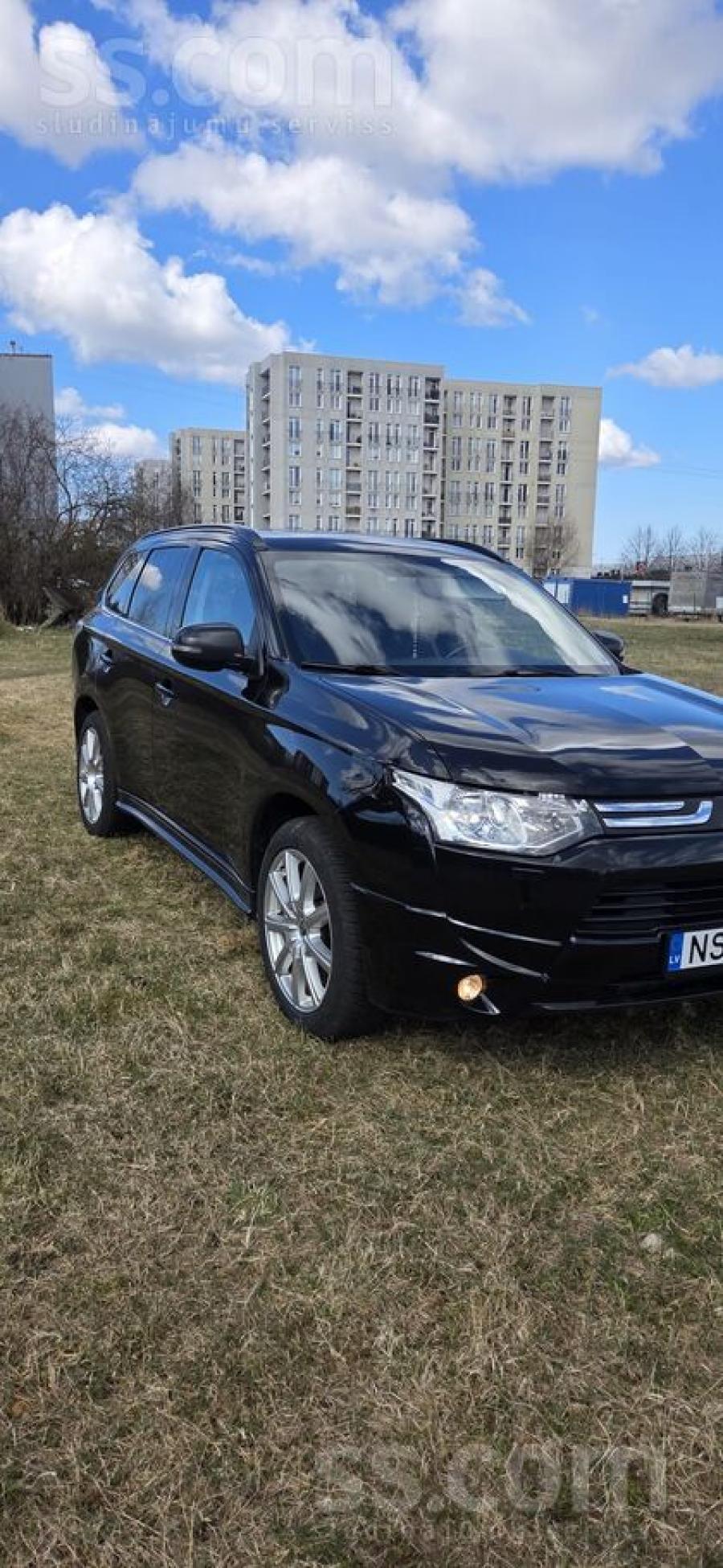 Melns Mitsubishi Pajero 2014 Rīga, ar dzinēja tilpumu 2.00 L un nobraukumu 150 tūkst. km par 9200 €, foto 3 vietnē AUTOMOTO.COM.LV