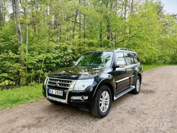 Melns Mitsubishi Pajero 2015 Rīga, ar dzinēja tilpumu 3.20 L un nobraukumu 203 tūkst. km par 16600 €, foto 1 vietnē AUTOMOTO.COM.LV