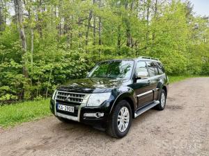 Black Mitsubishi Pajero 2015 in Riga, with an engine capacity of 3.20 L and mileage of 203 thousand km for 16600 €, photo  on AUTOMOTO.COM.LV