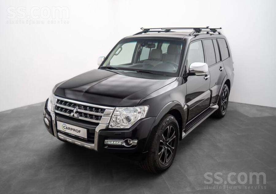 Black Mitsubishi Pajero 2016 in Tallinn, with an engine capacity of 3.20 L and mileage of 224 thousand km for 16999 €, photo 1 on AUTOMOTO.COM.LV