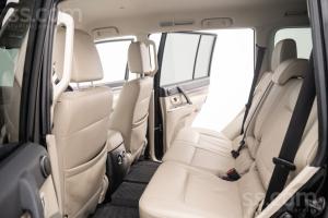 Black Mitsubishi Pajero 2016 in Tallinn, with an engine capacity of 3.20 L and mileage of 224 thousand km for 16999 €, photo 9 on AUTOMOTO.COM.LV