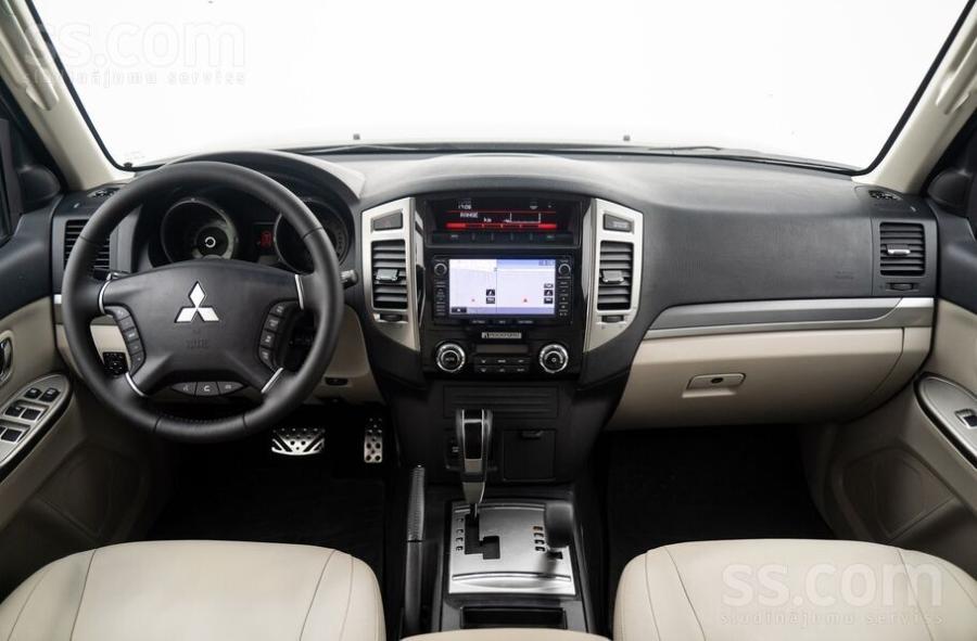 Black Mitsubishi Pajero 2016 in Tallinn, with an engine capacity of 3.20 L and mileage of 224 thousand km for 16999 €, photo 13 on AUTOMOTO.COM.LV