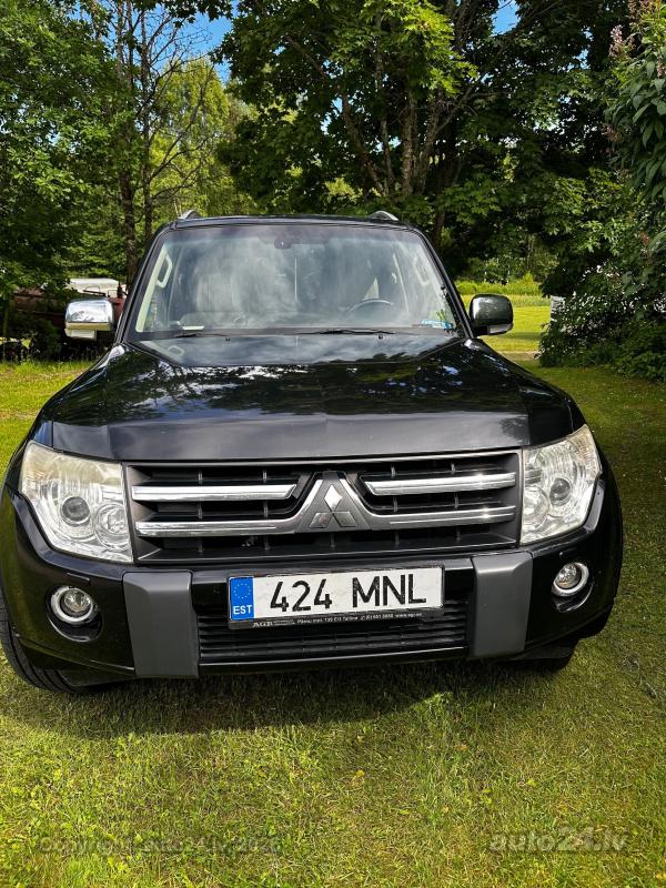 Melns Mitsubishi Pajero 2011 Tallina, ar dzinēja tilpumu 3.20 L un nobraukumu 328 tūkst. km par 11900 €, foto 1 vietnē AUTOMOTO.COM.LV