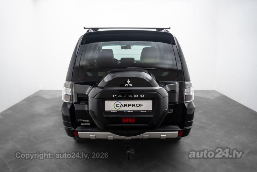 Melns Mitsubishi Pajero 2016 Tallina, ar dzinēja tilpumu 3.20 L un nobraukumu 224 tūkst. km par 16999 €, foto 6 vietnē AUTOMOTO.COM.LV