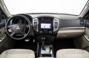Melns Mitsubishi Pajero 2016 Tallina, ar dzinēja tilpumu 3.20 L un nobraukumu 224 tūkst. km par 16999 €, foto 13 vietnē AUTOMOTO.COM.LV