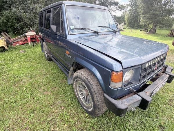 Синий Мицубиси Паджеро 1989 в Рига, объемом двигателя 3.00 л и пробегом 176 тыс. км за 2100 €, фото 4 на AUTOMOTO.COM.LV