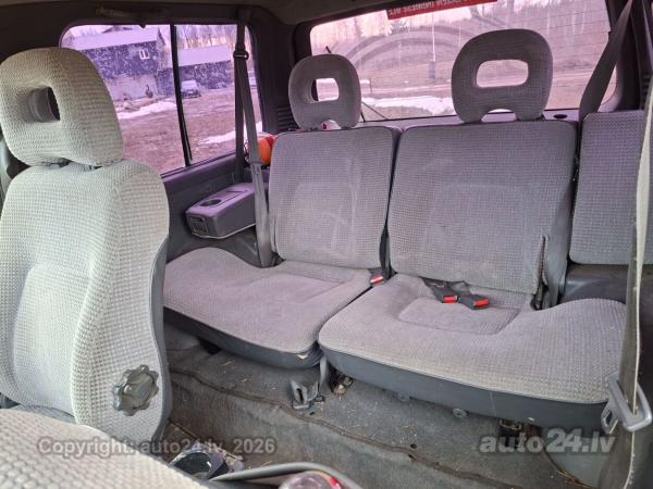 Blue Mitsubishi Pajero 1995 in Viljandi, with an engine capacity of 3.50 L and mileage of 220 thousand km for 8600 €, photo 11 on AUTOMOTO.COM.LV