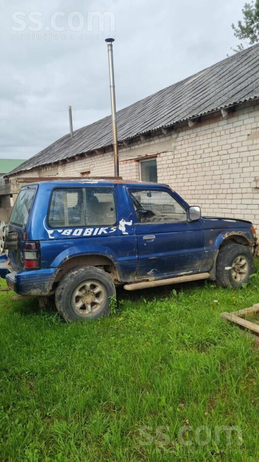Zils Mitsubishi Pajero 1995 Daugavpils, ar dzinēja tilpumu 2.50 L un nobraukumu 255 tūkst. km par 1200 €, foto 1 vietnē AUTOMOTO.COM.LV